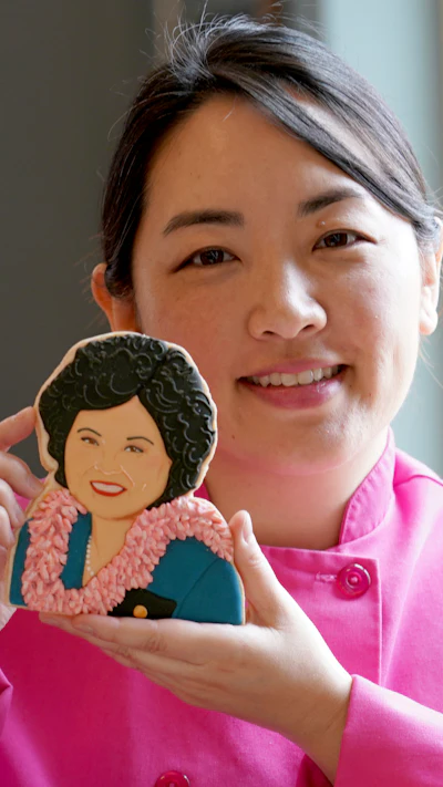 Artist, Baker Uses Cookies as Her Canvas | Food Manufacturing